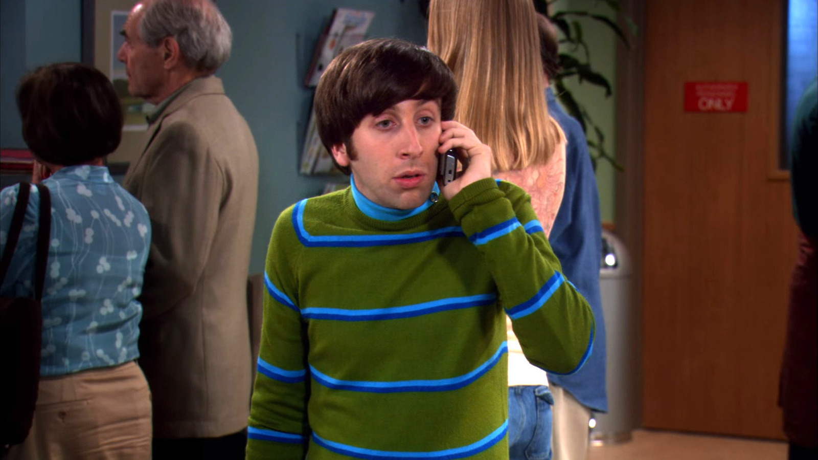 Por que a mãe de Howard Wolowitz parece diferente no jovem Sheldon ...