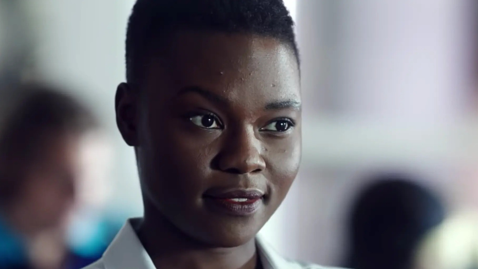 O residente: por que a Dra. Mina Okafor, de Shaunte Renée Wilson ...